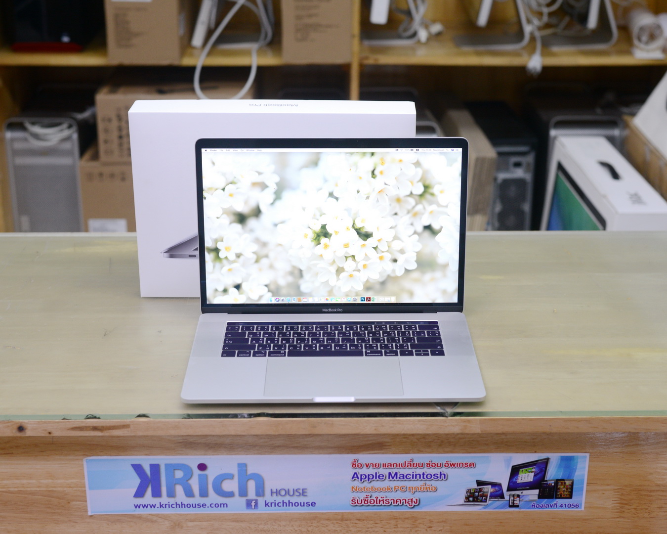 MacBook Pro (15-inch 2018) Silver 6-Core i7 2.2GHz RAM 16GB SSD 256GB ...